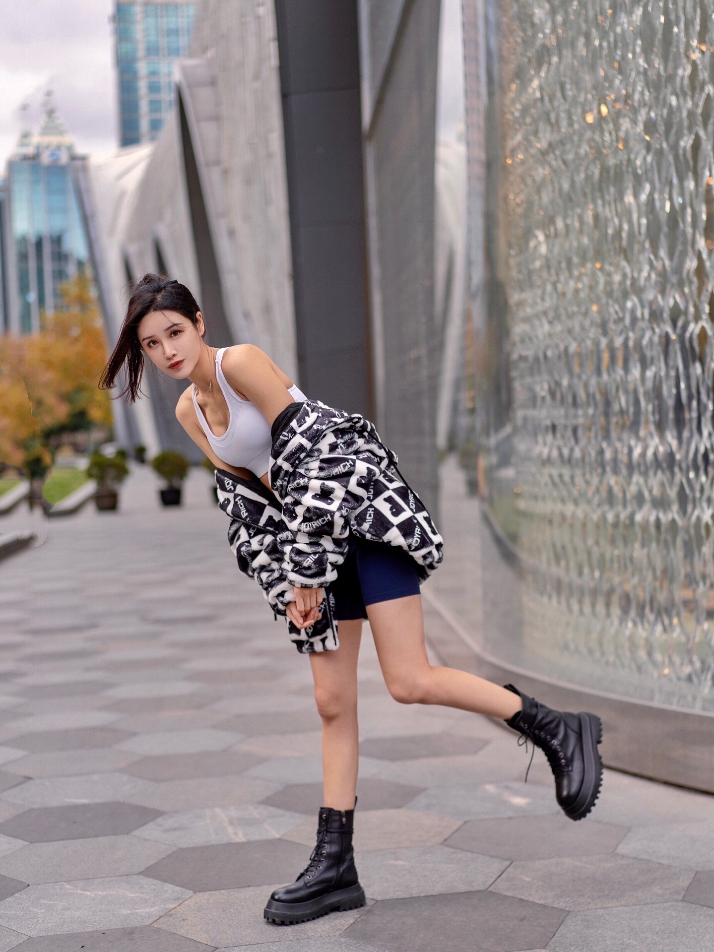 上海街拍｜秋冬街头穿搭👔170/49kg大腿46小腿29--美图社区-美图秀秀