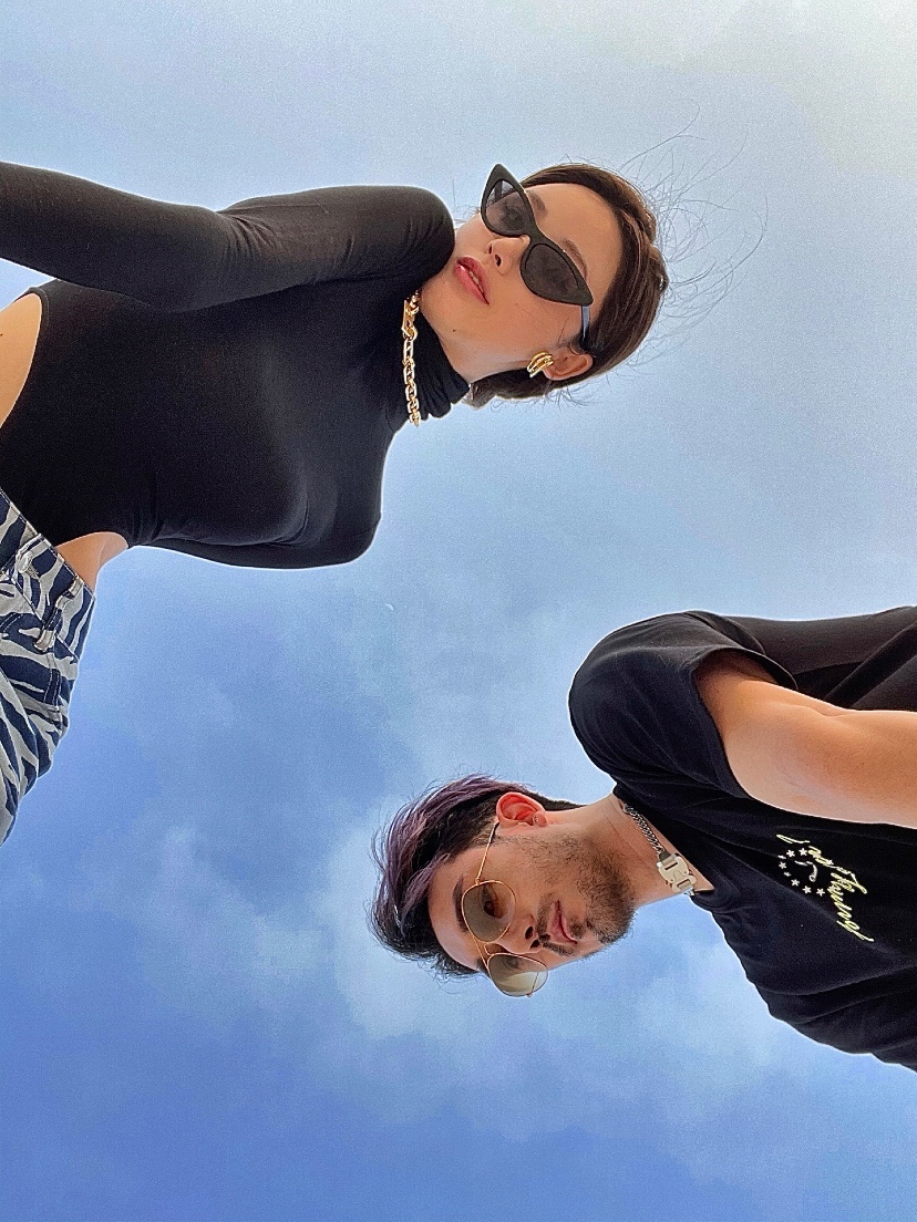 情侣拍照姿势🌤天空拍照大法170/49kg大腿46小腿29-美图社区-美图秀秀