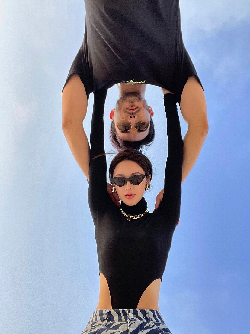 情侣拍照姿势🌤天空拍照大法170/49kg大腿46小腿29-美图社区-美图秀秀